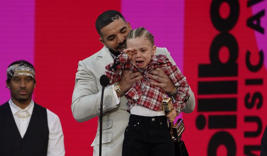 Billboard Music Awards: Drake’s Son Joins Him To Accept Artist Of The ...